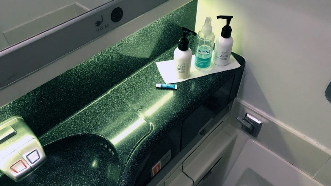 Review: Qantas Business Class 747-400 Sydney to Santiago | 2PAXfly ...