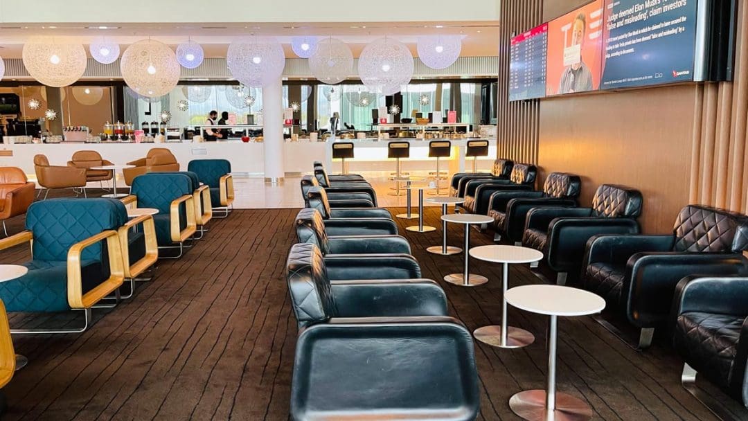 Lounge Review: Canberra Qantas Business Lounge - 2PAXfly - Travel News ...