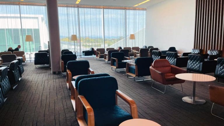 Lounge Review: Canberra Qantas Business Lounge - 2PAXfly - Travel News ...