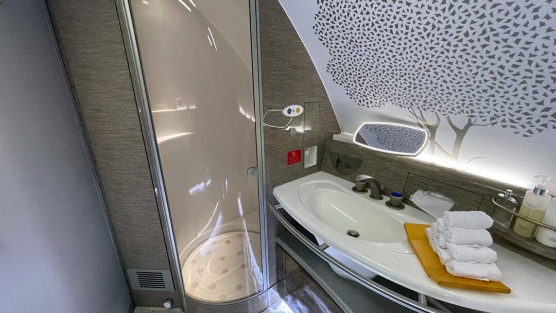 FLIGHT REVIEW: Emirates A380 First Class — Christchurch to Sydney ...