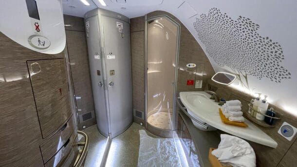 EMIRATES: A380s into the 2040s. First Class upgrade? - 2PAXfly - Travel ...
