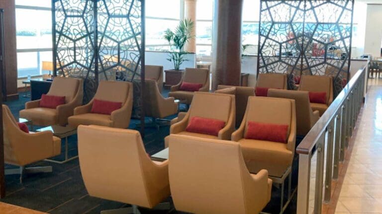 EMIRATES: Pyjamas in Business, Brisbane flights & Lounge reopens ...