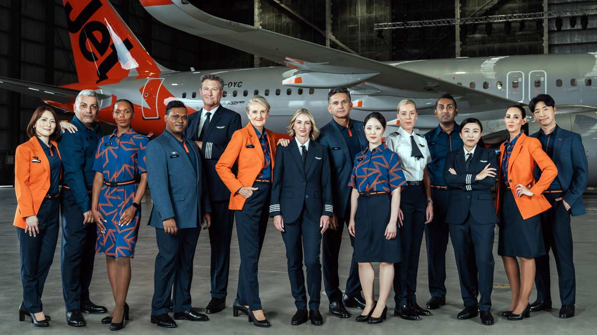 JETSTAR: New uniforms after 20 years of operation. - 2PAXfly - Travel ...