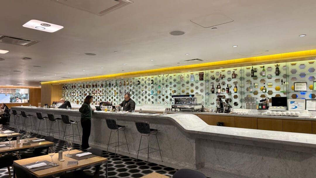 LOUNGES: On Arrival access to Qantas and Virgin Australia lounges ...